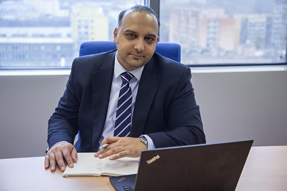 Beňák: „Komerční“ poradny si berou za oddlužení i desetitisícové částky ...